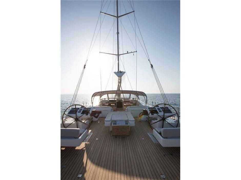 Yacht Hamilton II, CNB Bordeaux | CHARTERWORLD Luxury Superyacht Charters